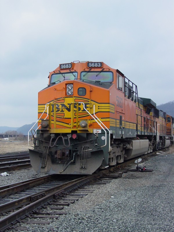 BNSF 5683